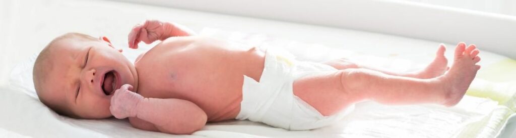 Refluks hos baby → Læs mere om symptomer og behandling her